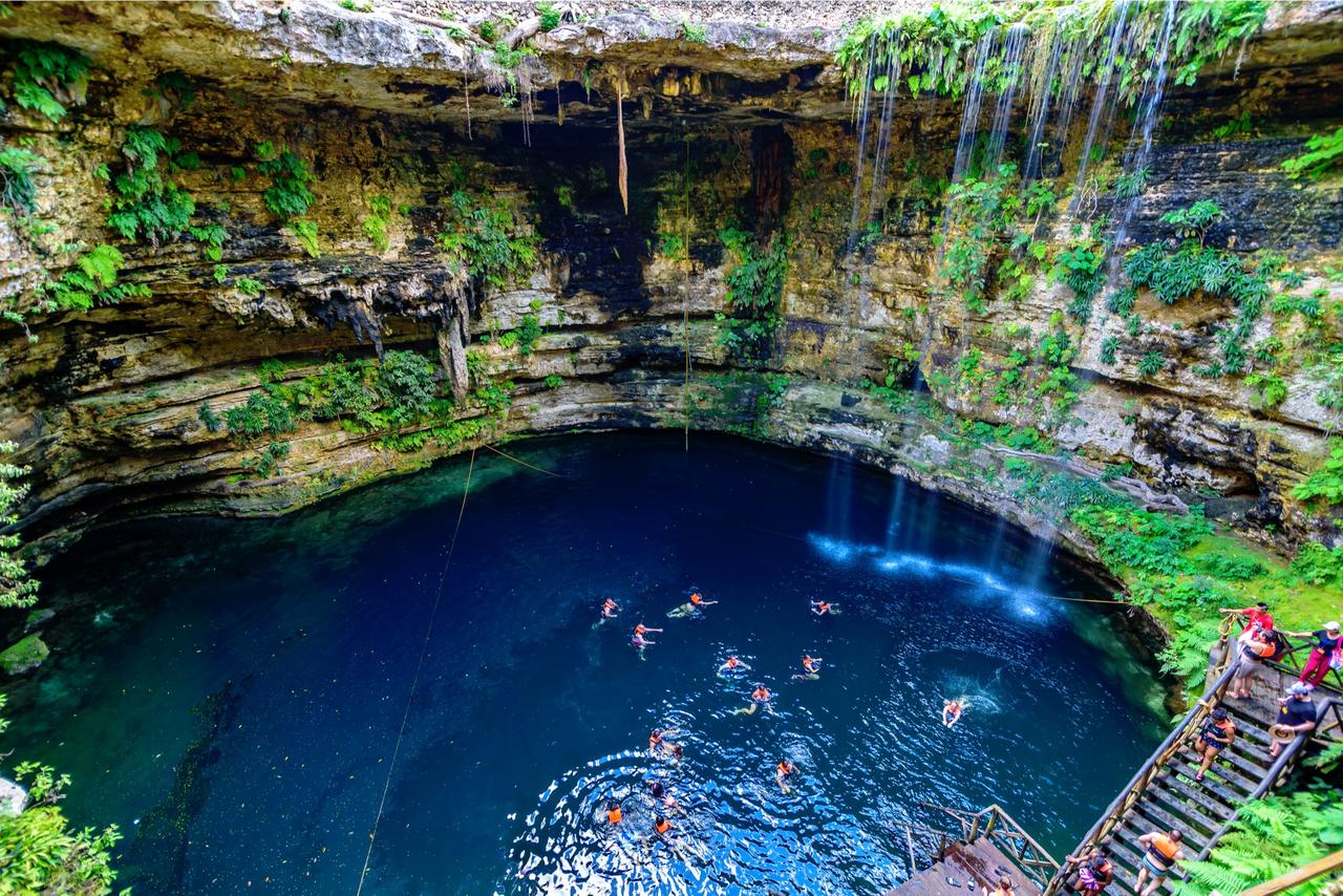 Explora la Maravilla Natural de Cancún: Los 10 Cenotes Imperdibles