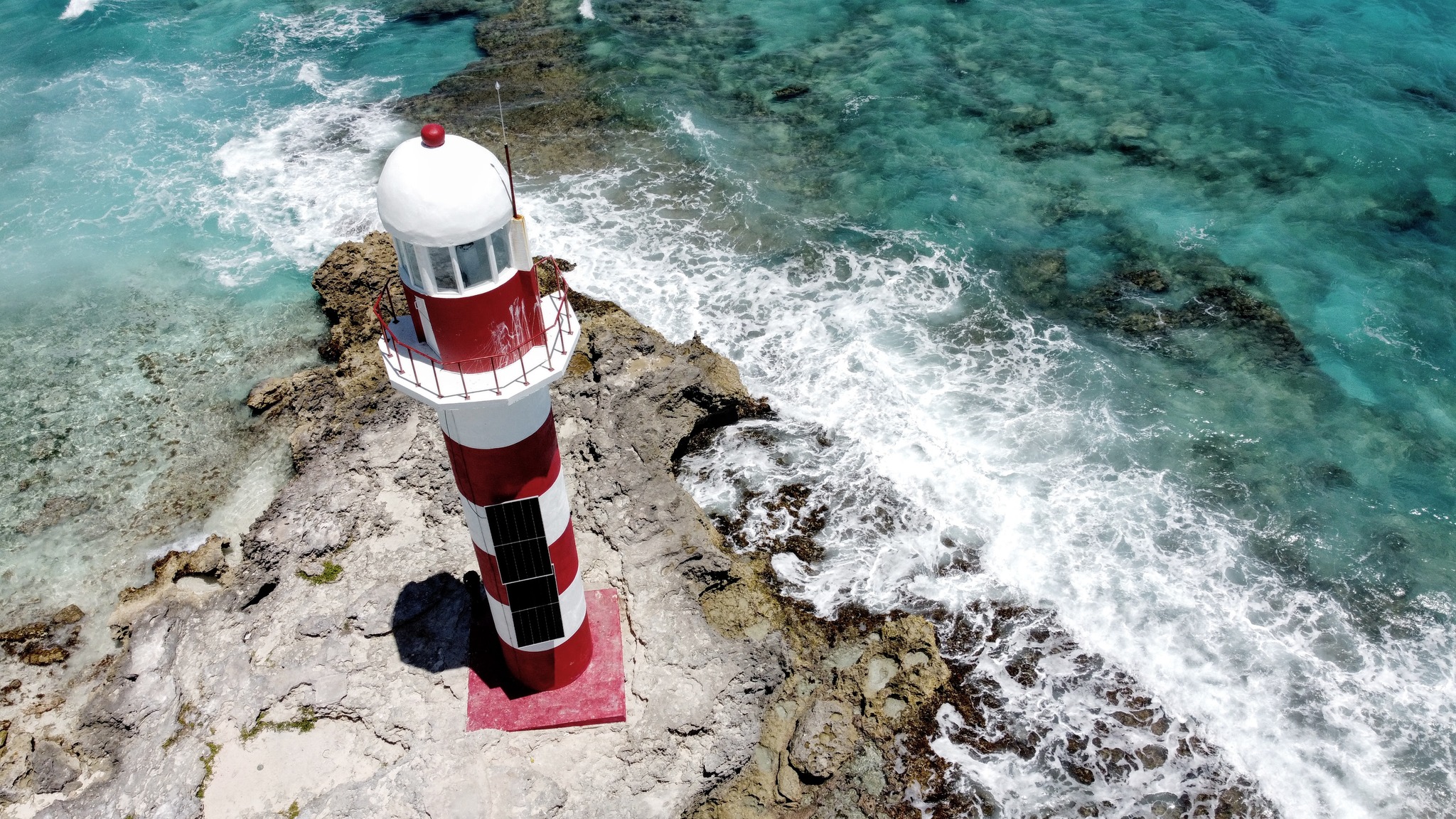 ¡DESCUBRE EL MISTERIO DEL FARO DE CANCÚN!